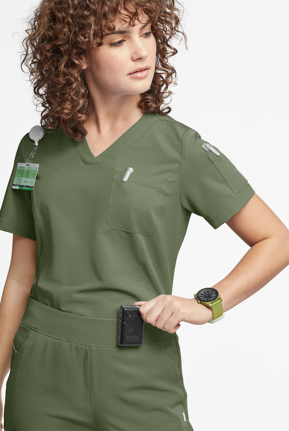 ReSurge Women's 3-Pocket Tuck-in V-Neck Scrub Top, Stretch Scrubs