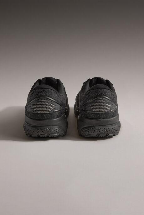 Brooks Nursing Shoes for Medical Workers | Uniform Advantage