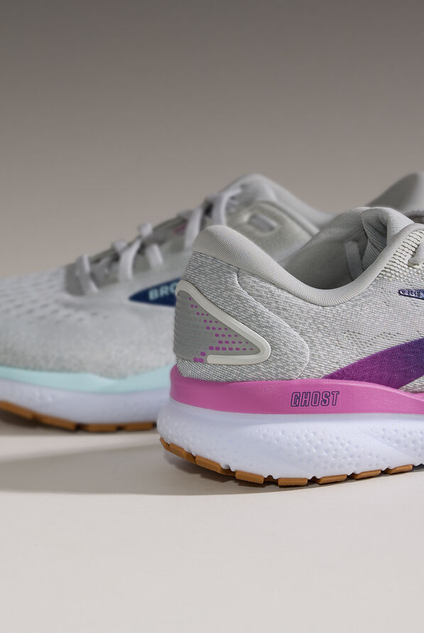 First Responder Best Brooks Sneakers For Nurses 🥈 Brooks Women's Ghost ...