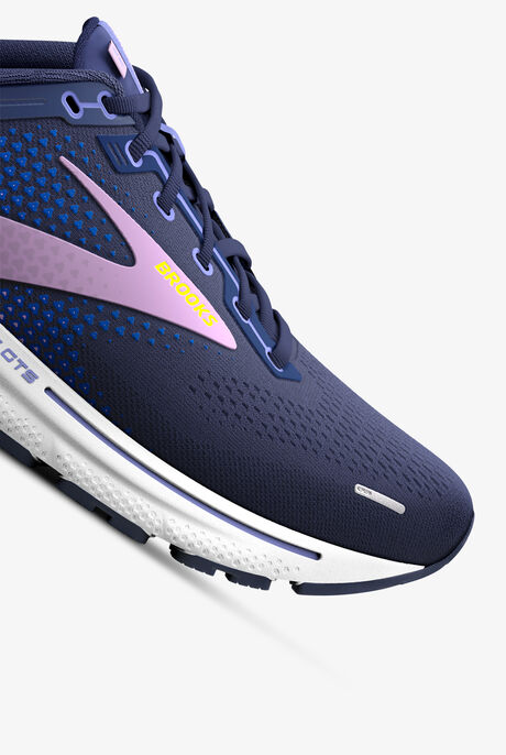 Brooks shoes, Brooks Nursing shoes, Uniform Advantage